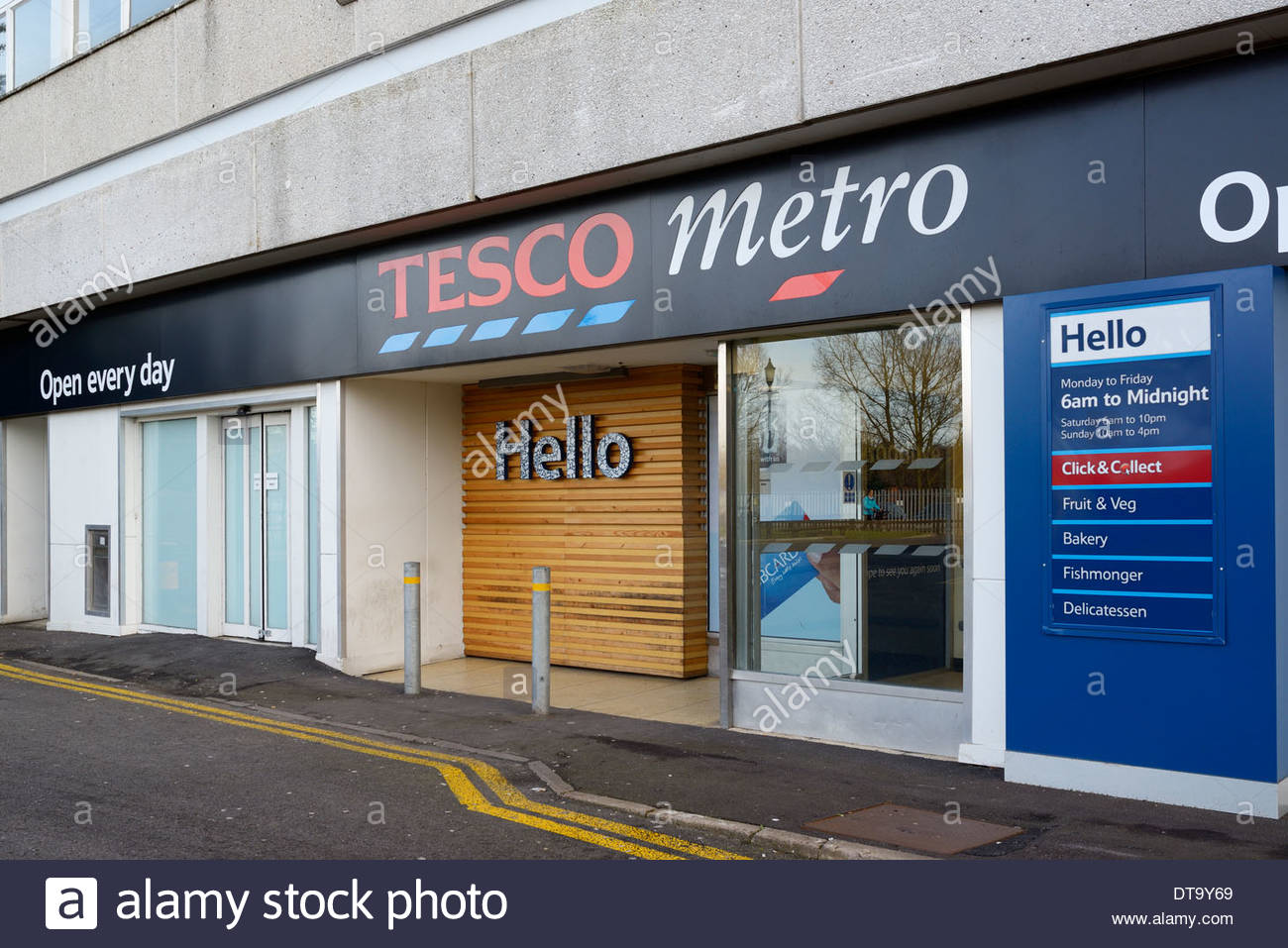 Tesco Metro Salisbury High Resolution Stock Photography and Images - Alamy