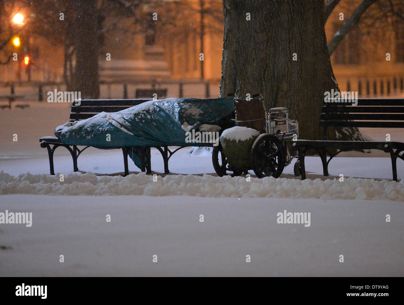 Leaving thousands of homes without power hi-res stock photography and ...