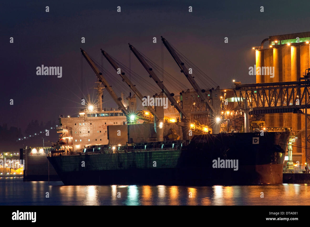 Canada grain ship hi-res stock photography and images - Alamy