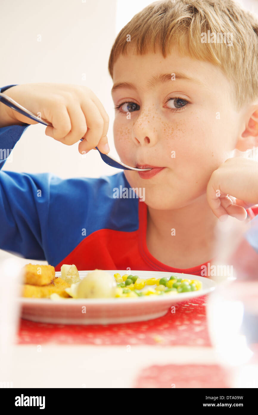 4 fish fingers hi-res stock photography and images - Alamy