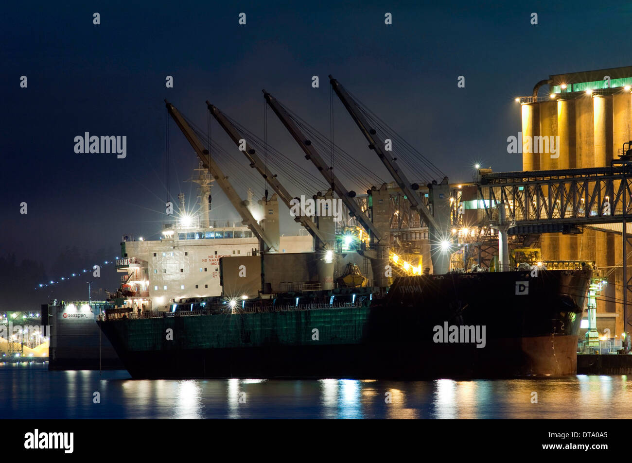 Grain loading terminal hi-res stock photography and images - Alamy