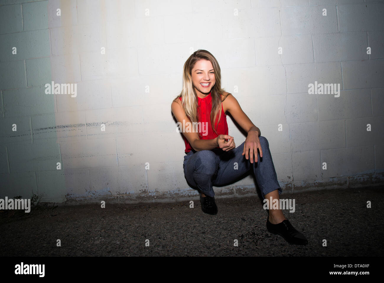 Single crouching hi-res stock photography and images - Alamy
