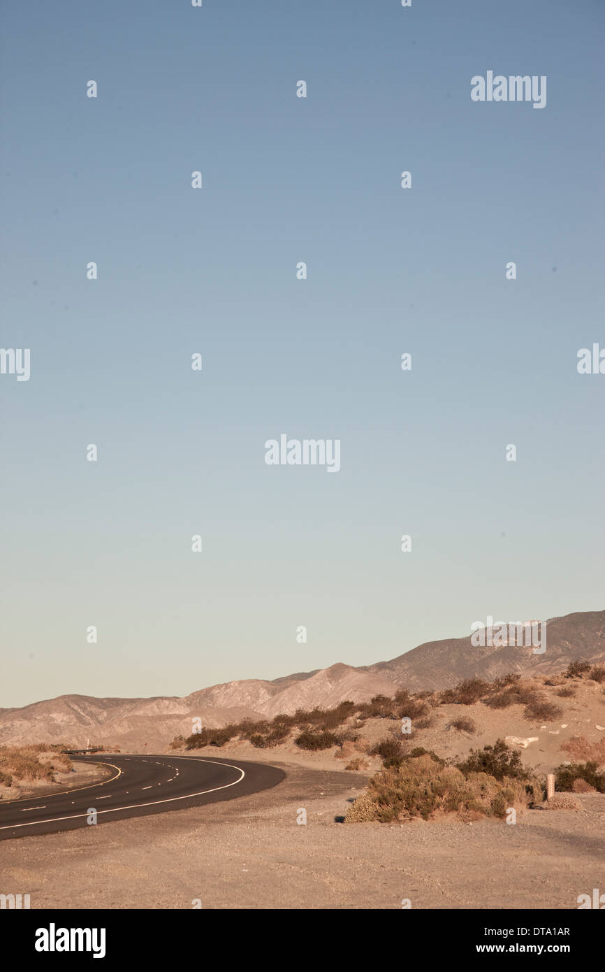 Empty desert road hi-res stock photography and images - Alamy