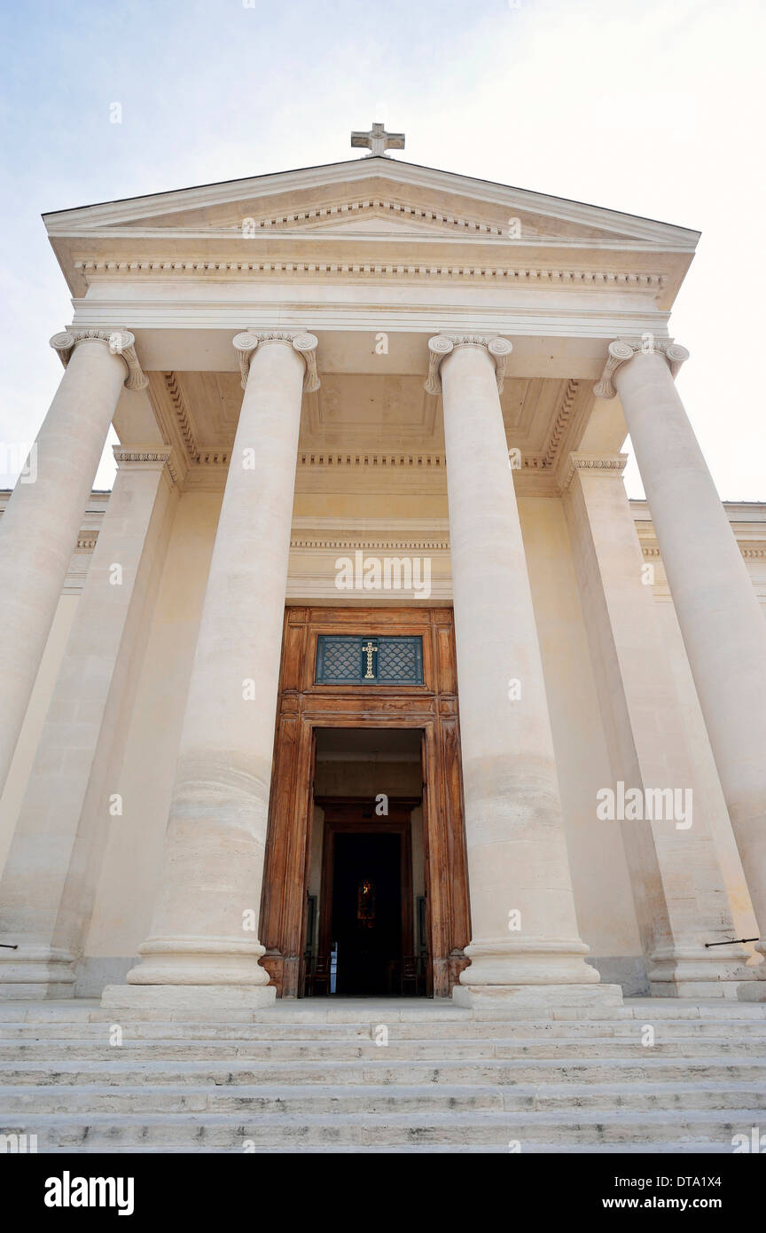 The church of saint remy hi-res stock photography and images - Alamy