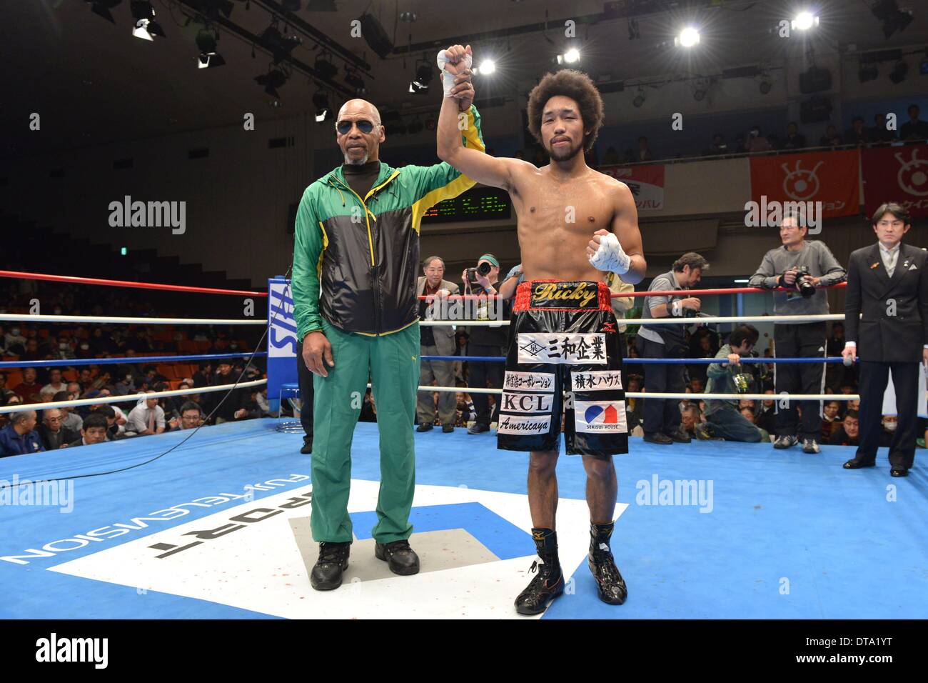 Tokyo, Japan. 10th Feb, 2014. (L-R) Cassius Naito, Rikki Naito Boxing ...