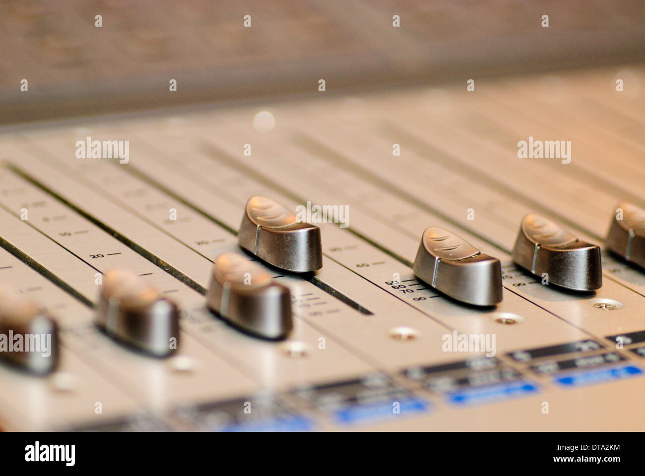 Field radio recording hi-res stock photography and images - Alamy