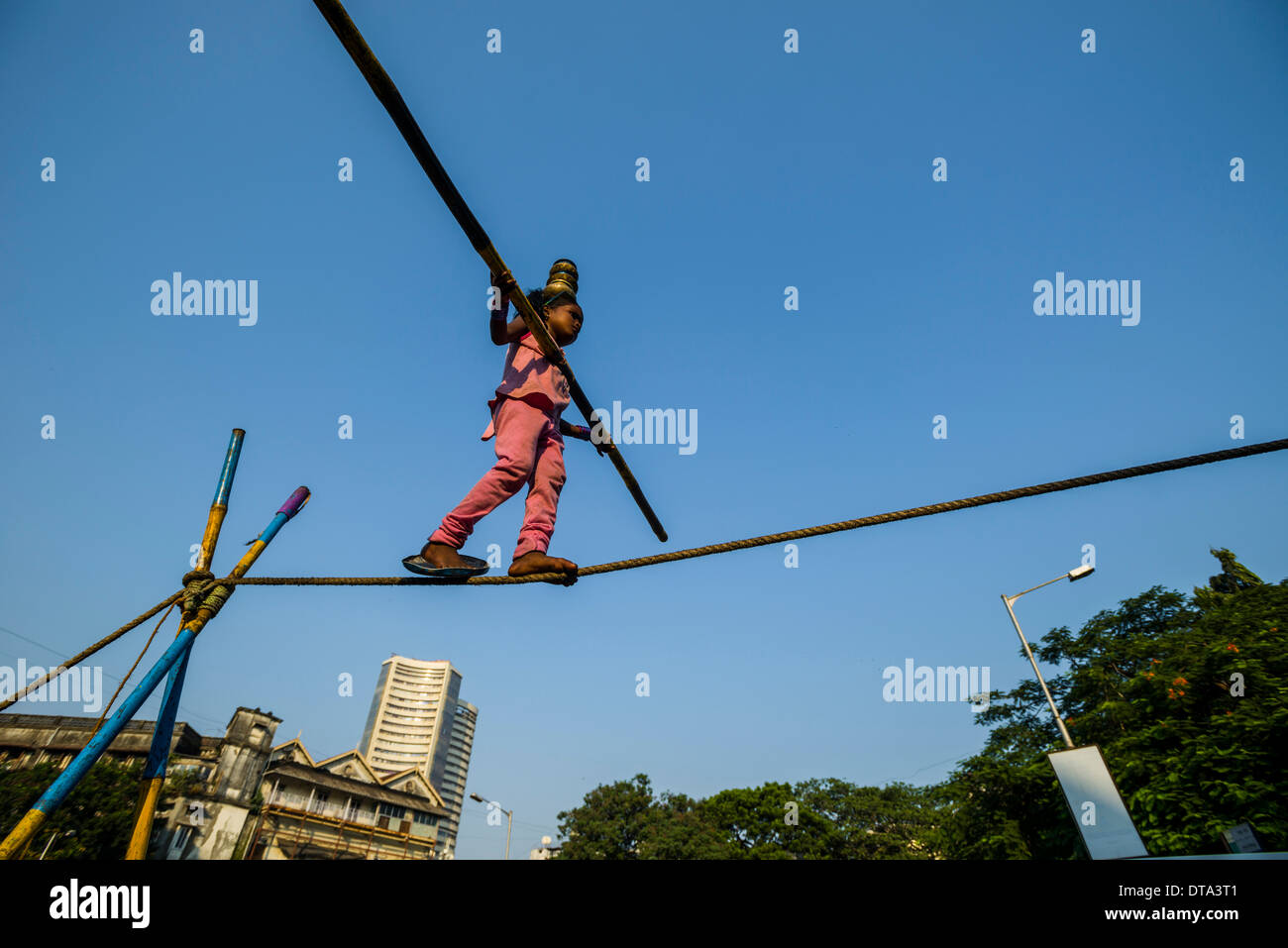 Rope acrobatics hi-res stock photography and images - Alamy