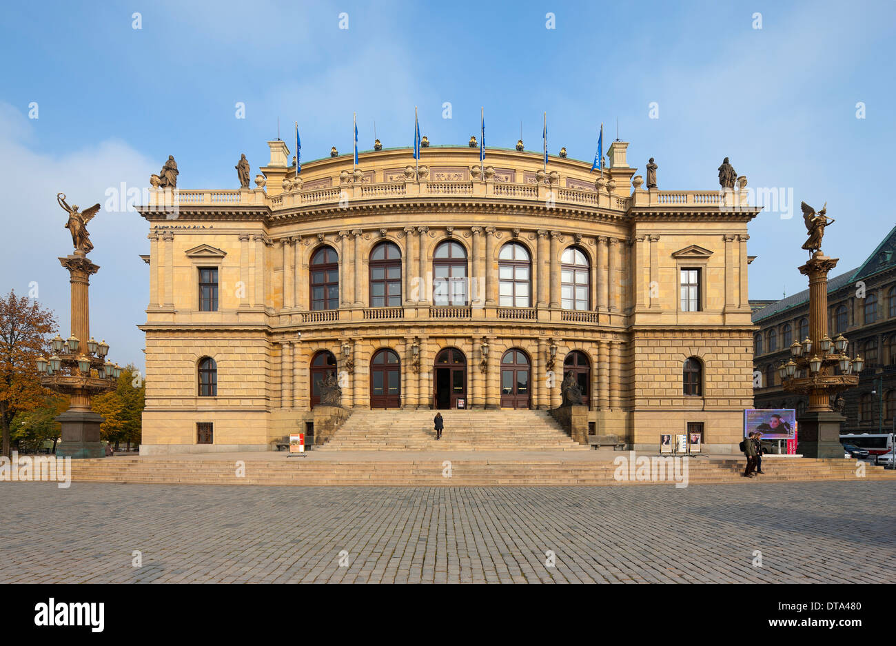 Philharmonic orcestra hi-res stock photography and images - Alamy