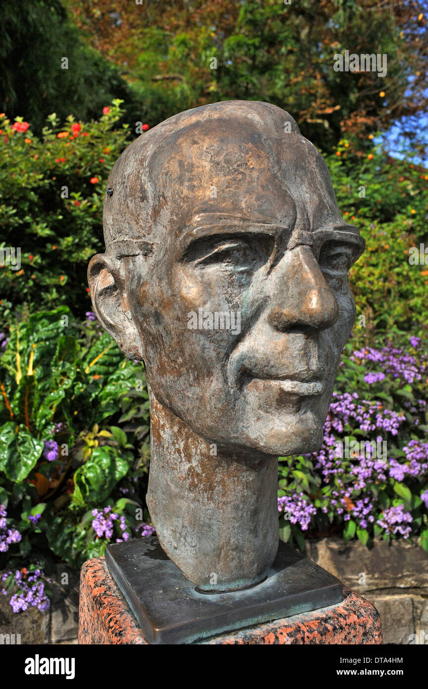 Bust of Count Lennart Bernadotte of Wisborg, by artist Waldemar ...