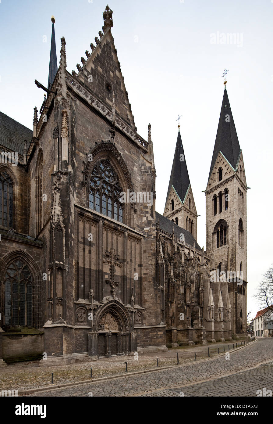 Dom triangular hi-res stock photography and images - Alamy