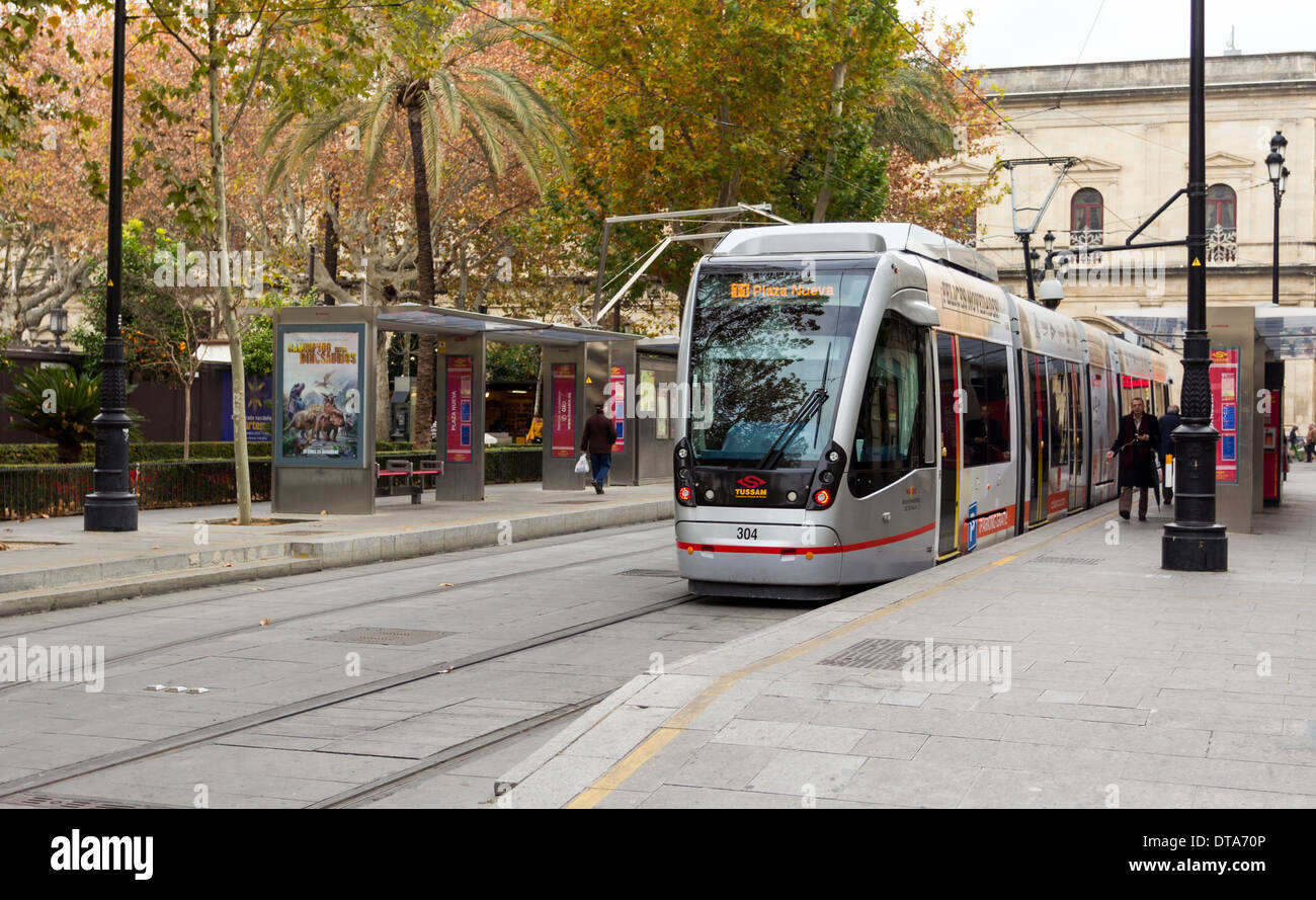 SEVILLE SPAIN A TRAM WAITING FOR PASSENGERS AT THE PLAZA NUEVA Stock ...
