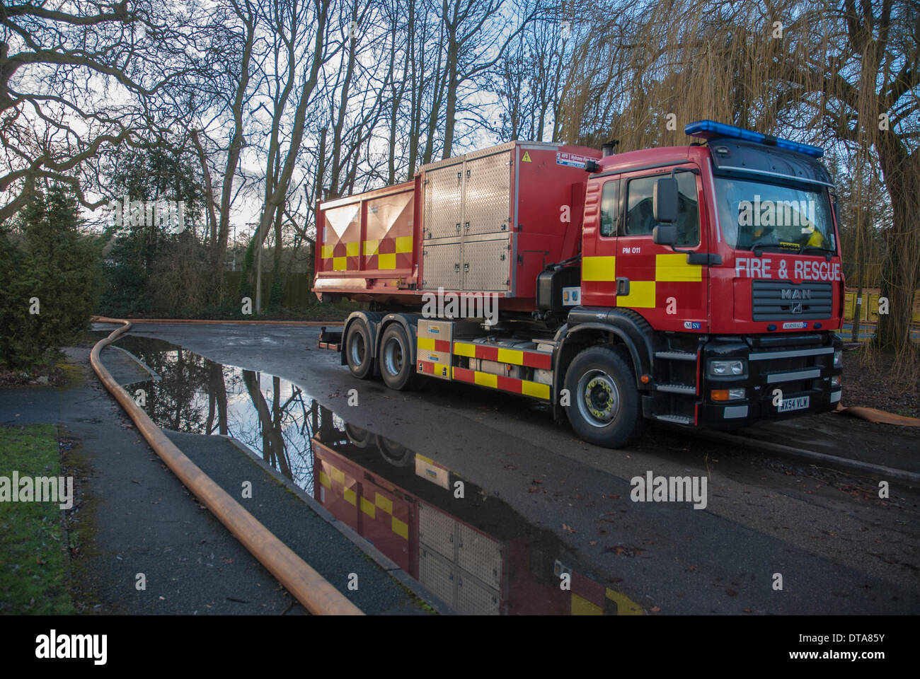 Fireman high volume water pump hi-res stock photography and images - Alamy