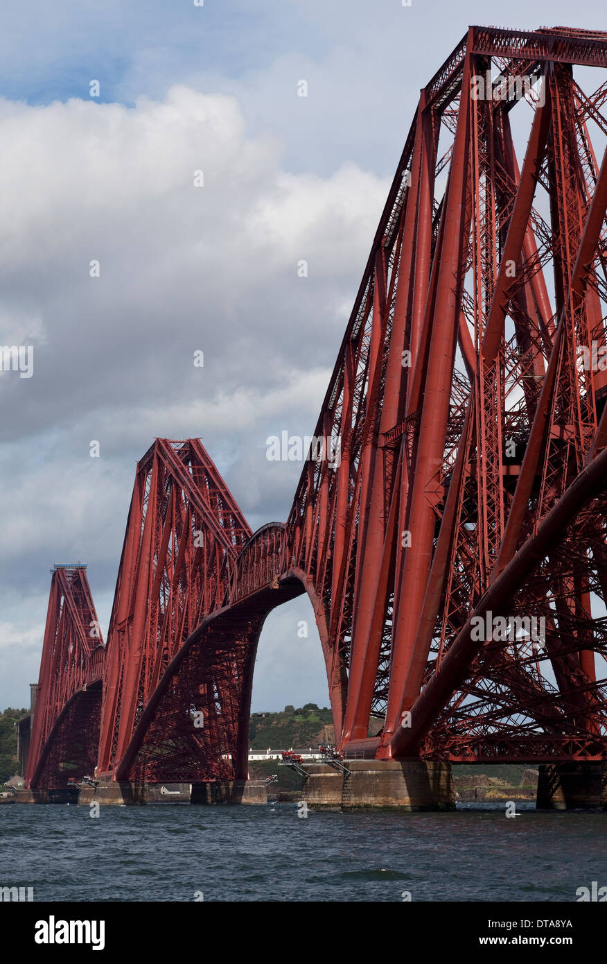 Edinburgh, Forth bridge über den Firth of Forth Stock Photo - Alamy