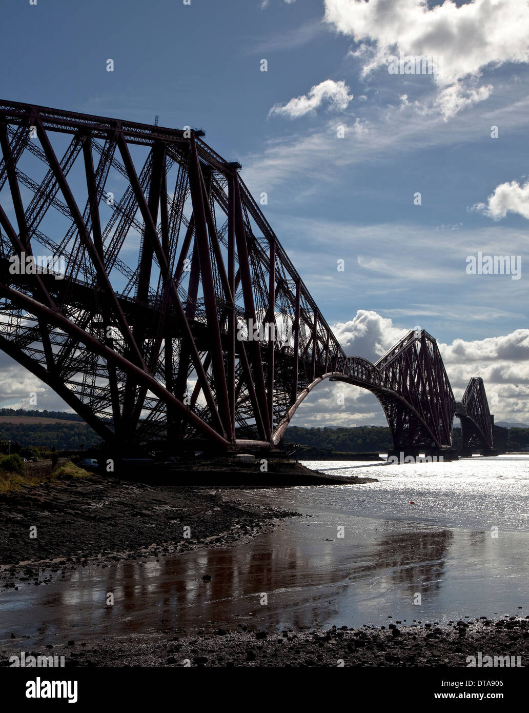 Edinburgh, Forth bridge über den Firth of Forth Stock Photo - Alamy