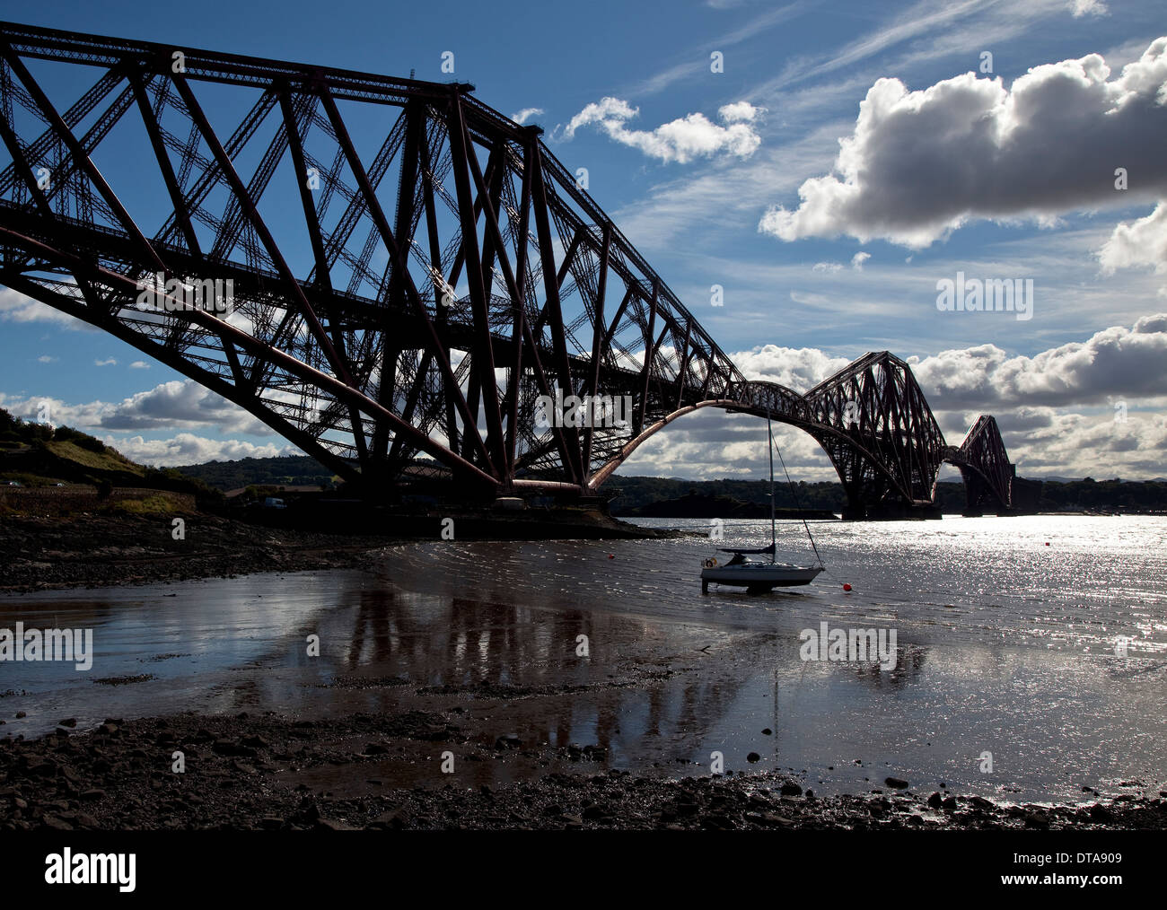 Edinburgh, Forth bridge über den Firth of Forth Stock Photo - Alamy