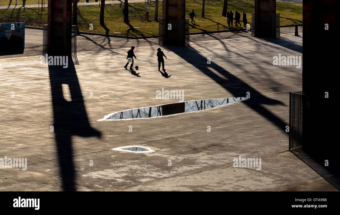 Finish silhouette hi-res stock photography and images - Alamy