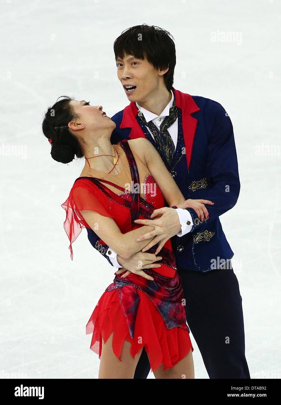 Sochi, Russia. 13th Feb, 2014. Pang Qing and Tong Jian of China perform ...
