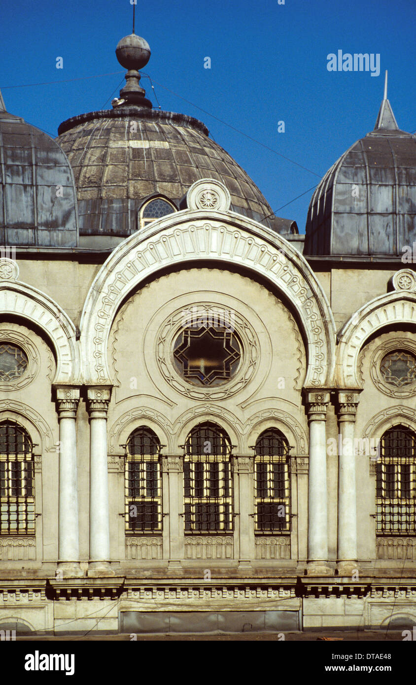 Jewish Synagogue on Yuksek Kaldirim Caddesi Galata Istanbul Turkey ...