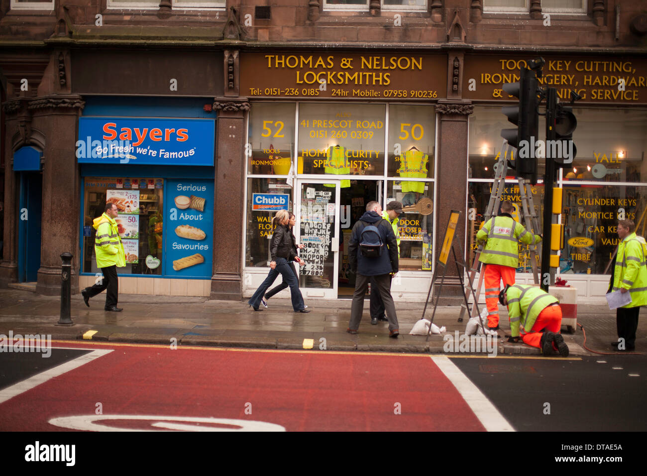 Work on the streets hi-res stock photography and images - Alamy