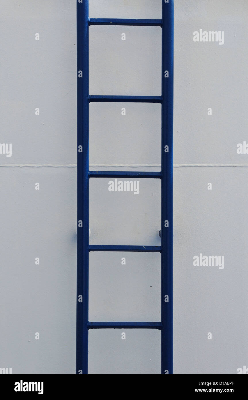 Metal ship texture hi-res stock photography and images - Alamy