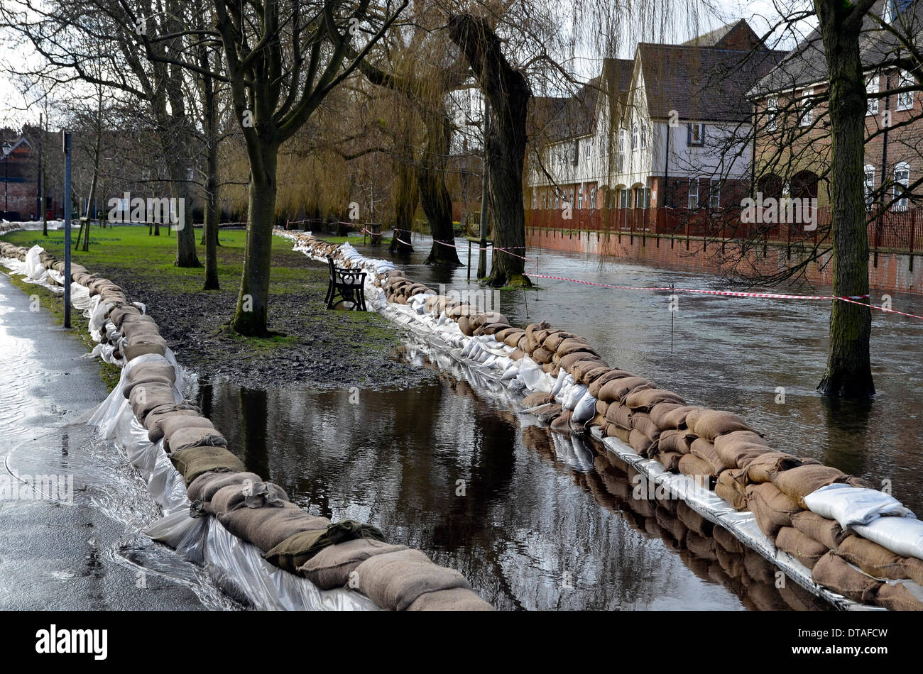 Bunds water hi-res stock photography and images - Alamy