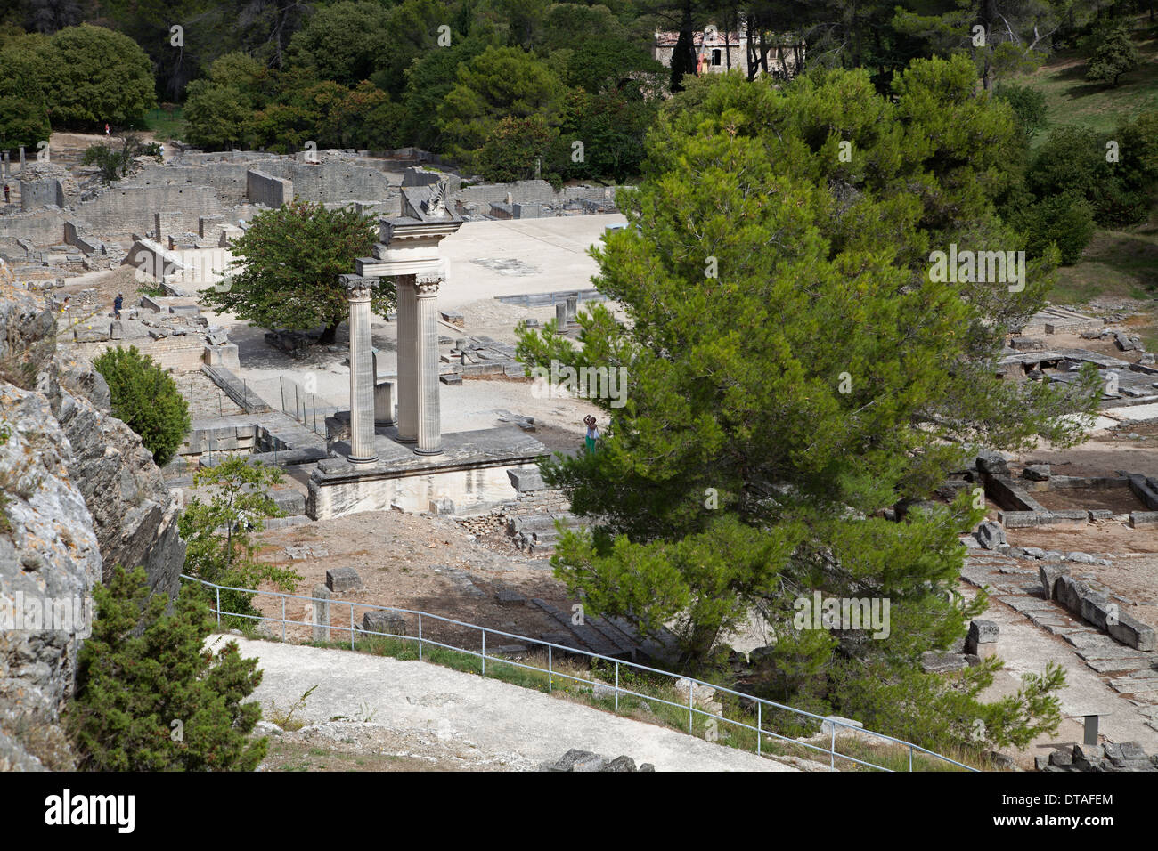 Overview of the Roman site Glanum Stock Photo - Alamy