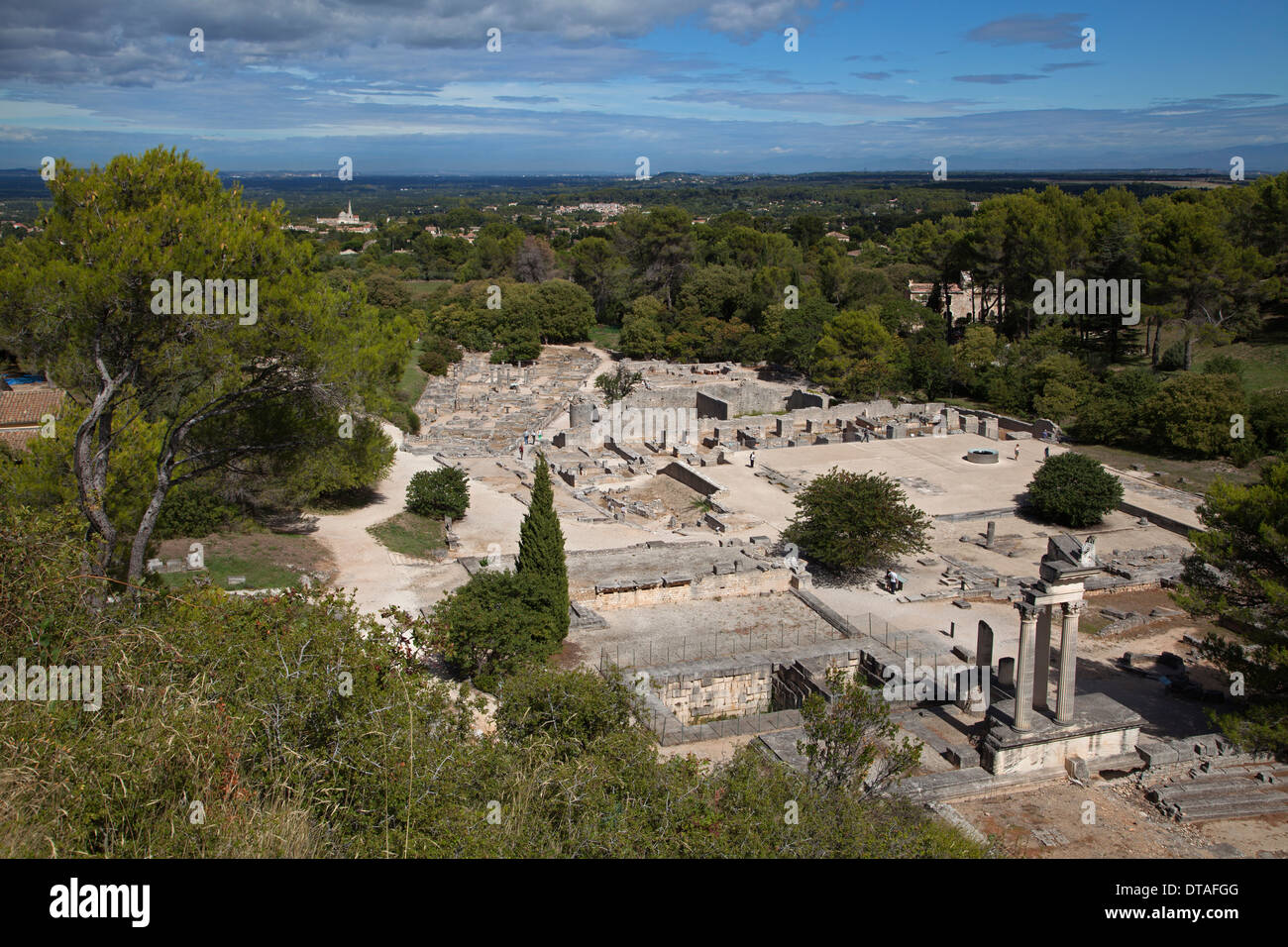 Overview of the Roman site Glanum Stock Photo - Alamy