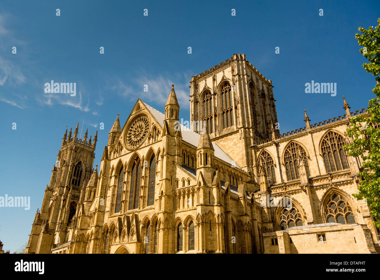 York minster rose window hi-res stock photography and images - Alamy