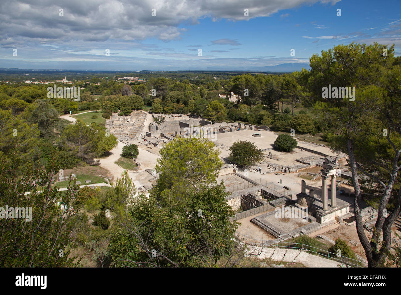 Overview of the Roman site Glanum Stock Photo - Alamy