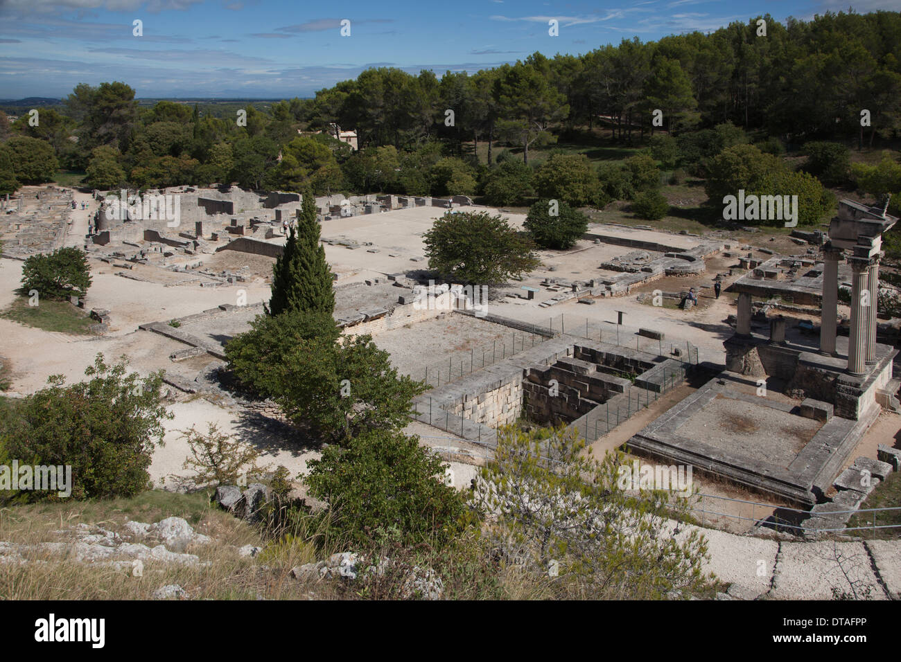 Overview of the Roman site Glanum Stock Photo - Alamy