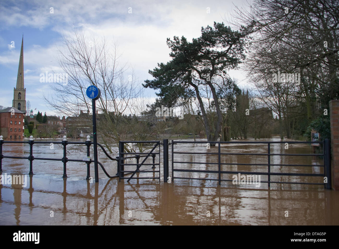 New road flood worcester hi-res stock photography and images - Alamy