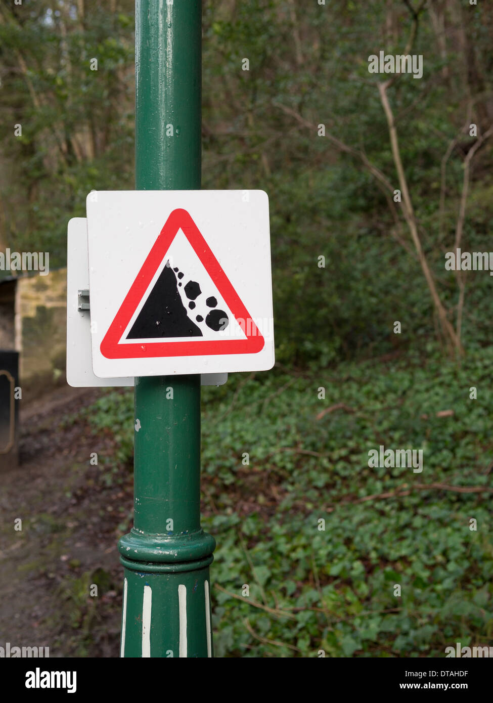 Falling rocks sign hi-res stock photography and images - Alamy