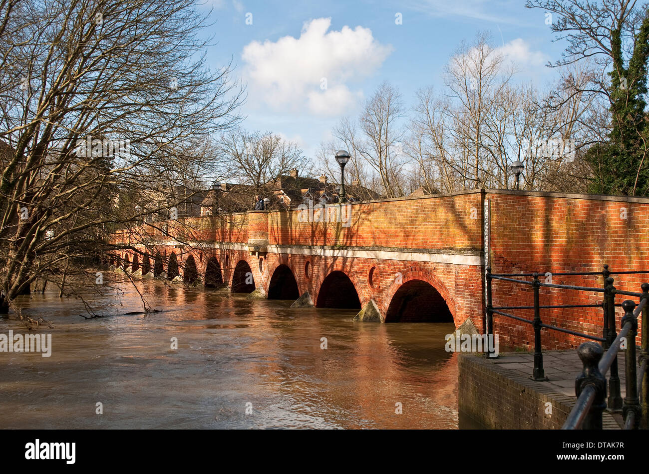 Leatherhead bridge river mole surrey hi-res stock photography and ...