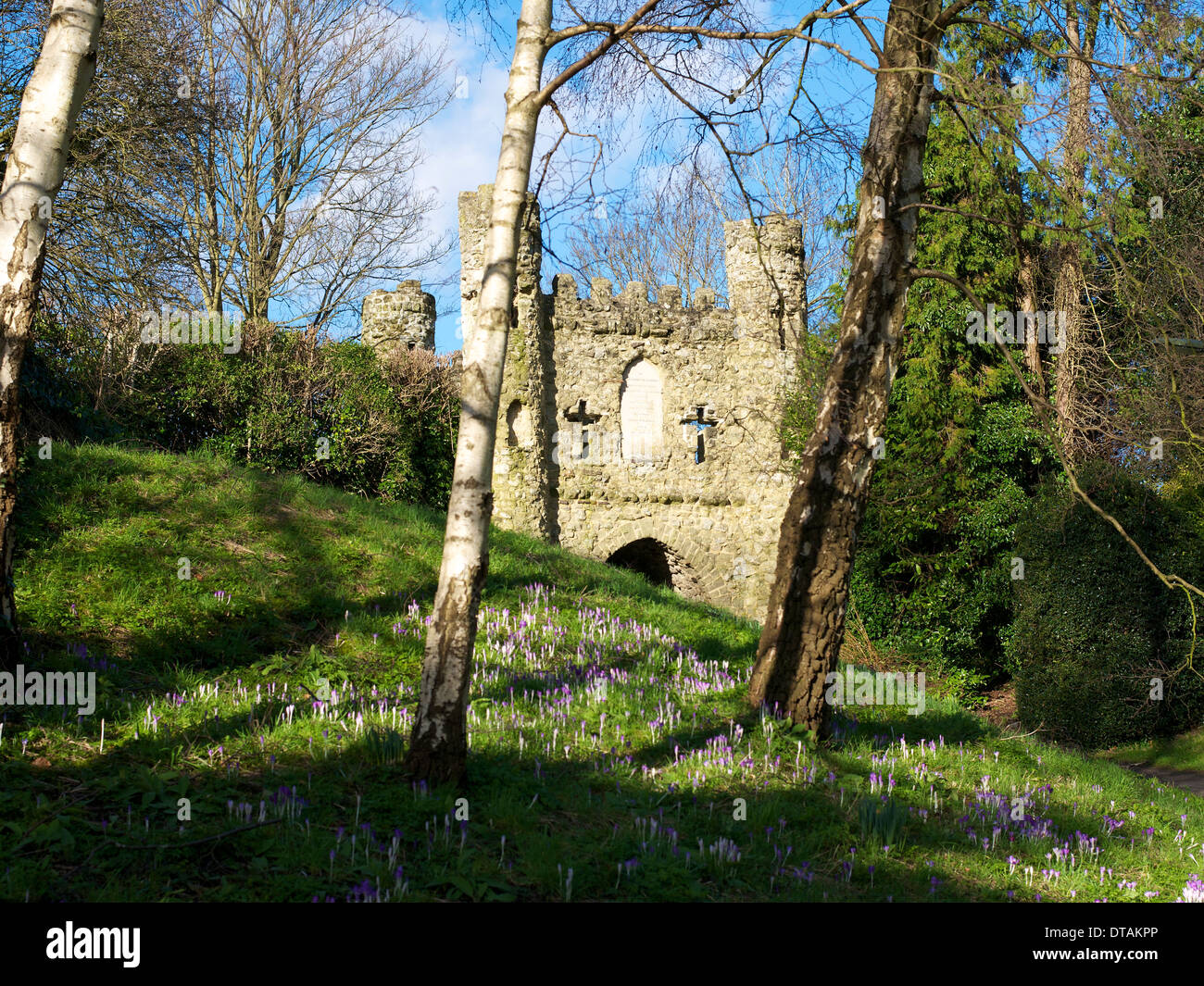 Reigate castle mock medieval gateway hi-res stock photography and ...