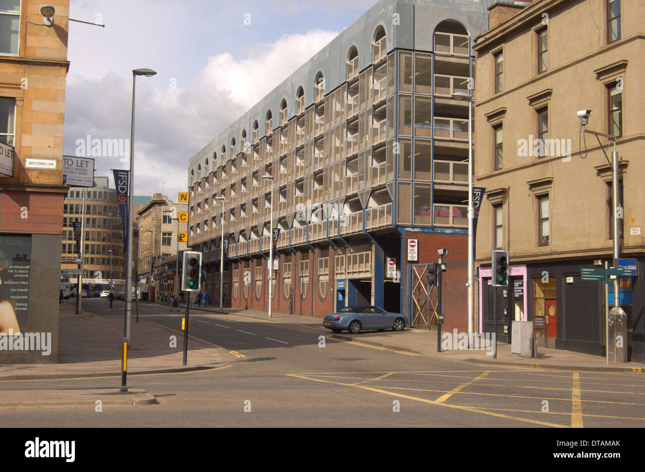 On corner glasgow hi-res stock photography and images - Alamy