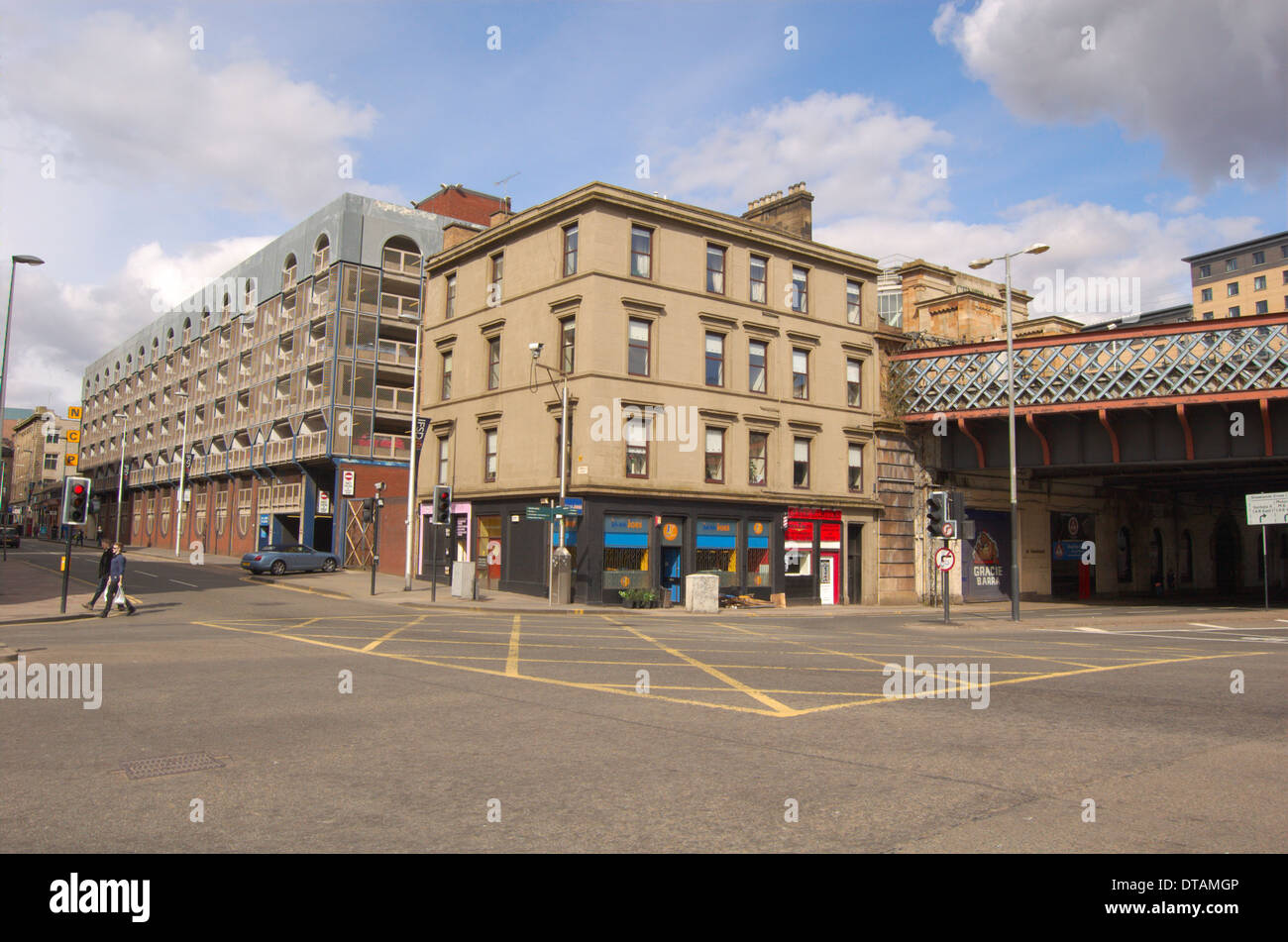 On corner glasgow hi-res stock photography and images - Alamy
