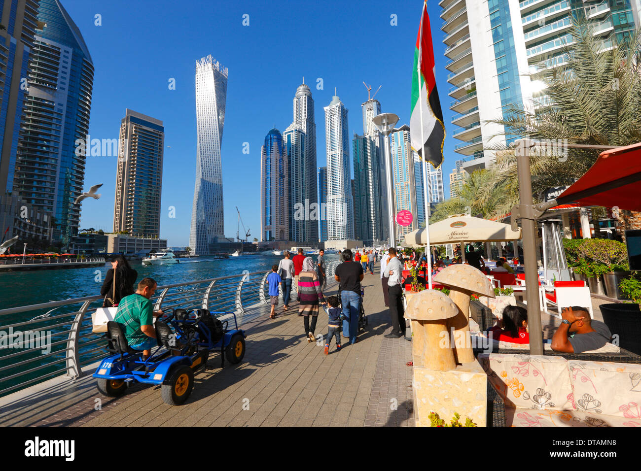 Dubai marina walk hi-res stock photography and images - Alamy
