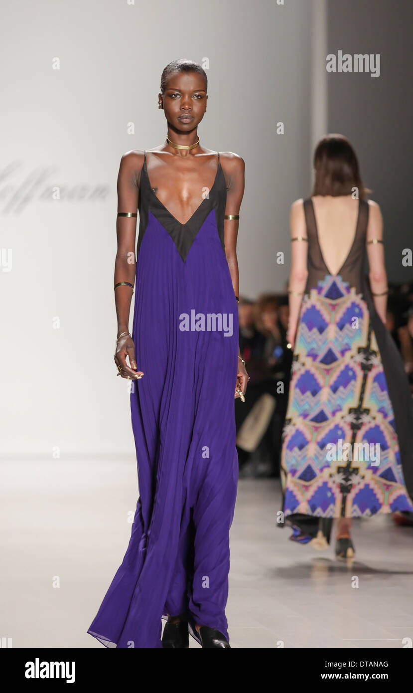 Mara hoffman model hi-res stock photography and images - Alamy