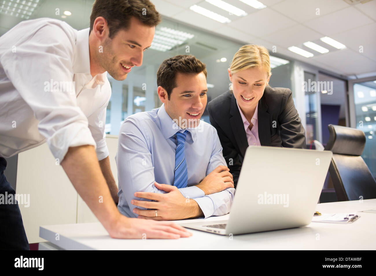 Business man explaining project team hi-res stock photography and ...