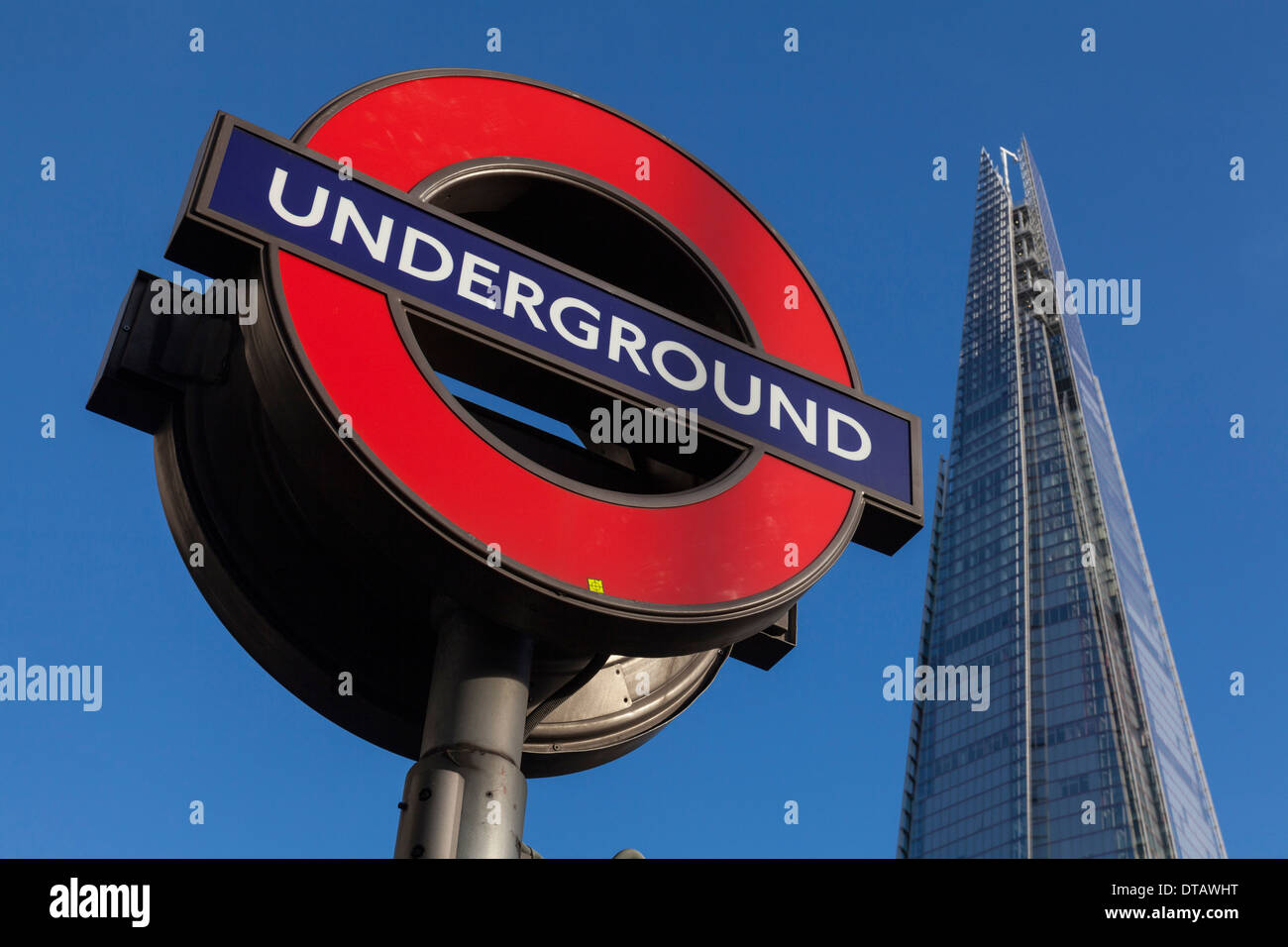 London underground symbol hi-res stock photography and images - Alamy