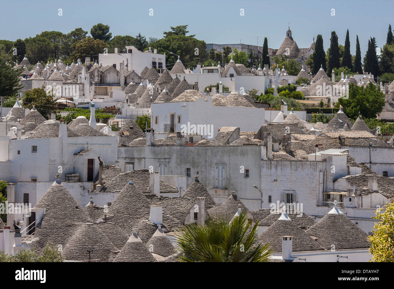 Conical trulli houses of italy hi-res stock photography and images - Alamy
