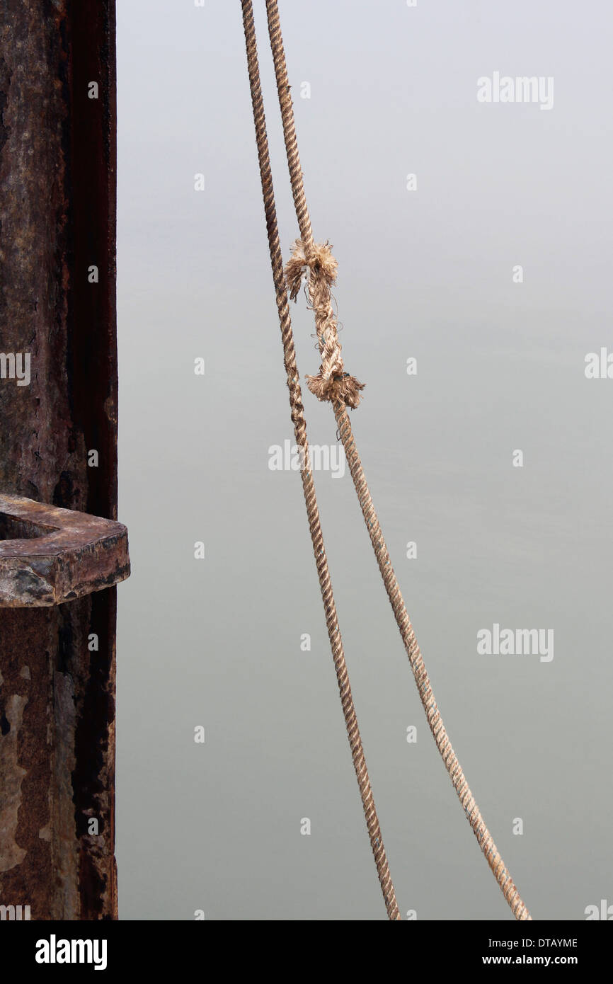 Vertical rope hi-res stock photography and images - Alamy