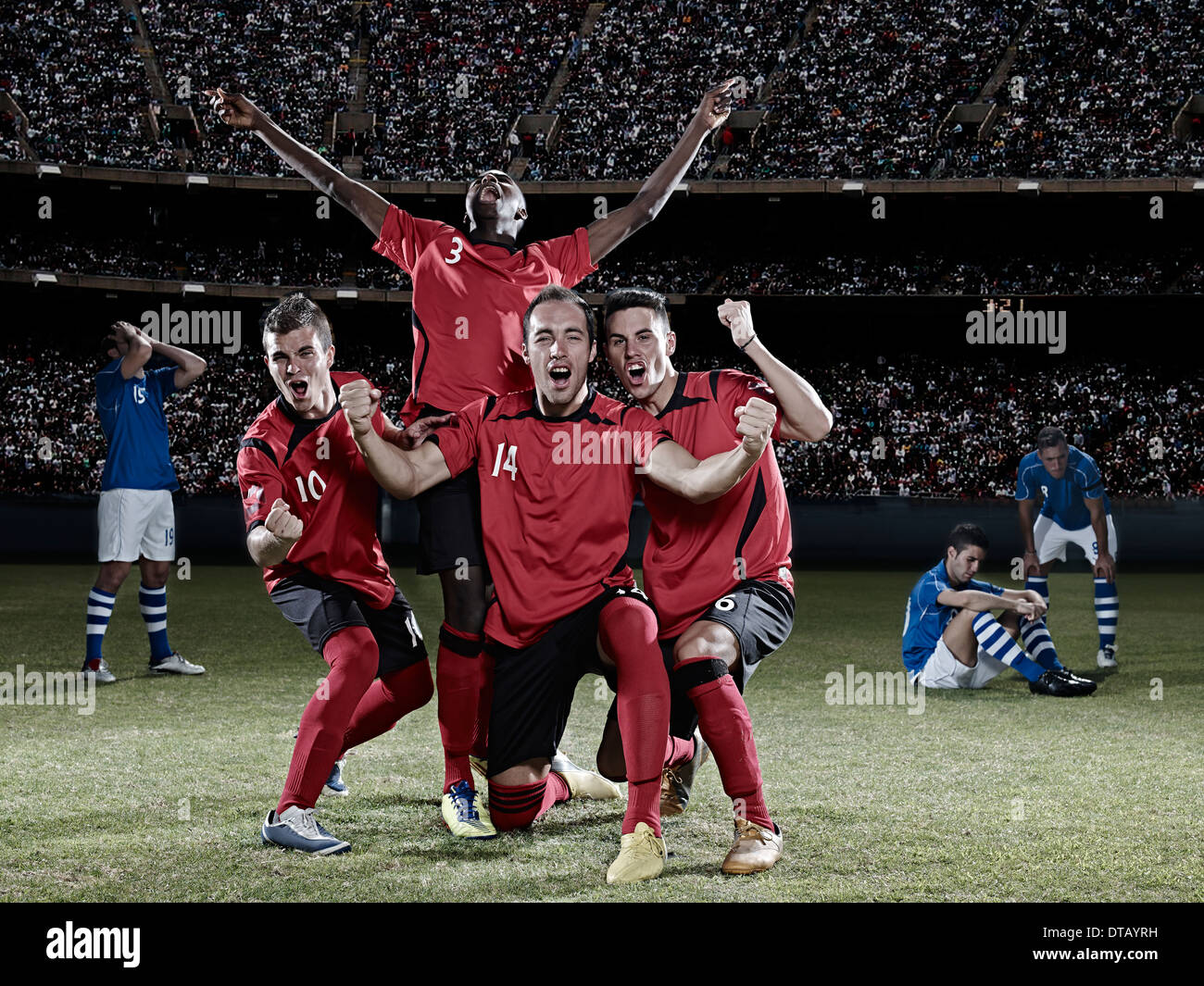 Field cheering hi-res stock photography and images - Alamy