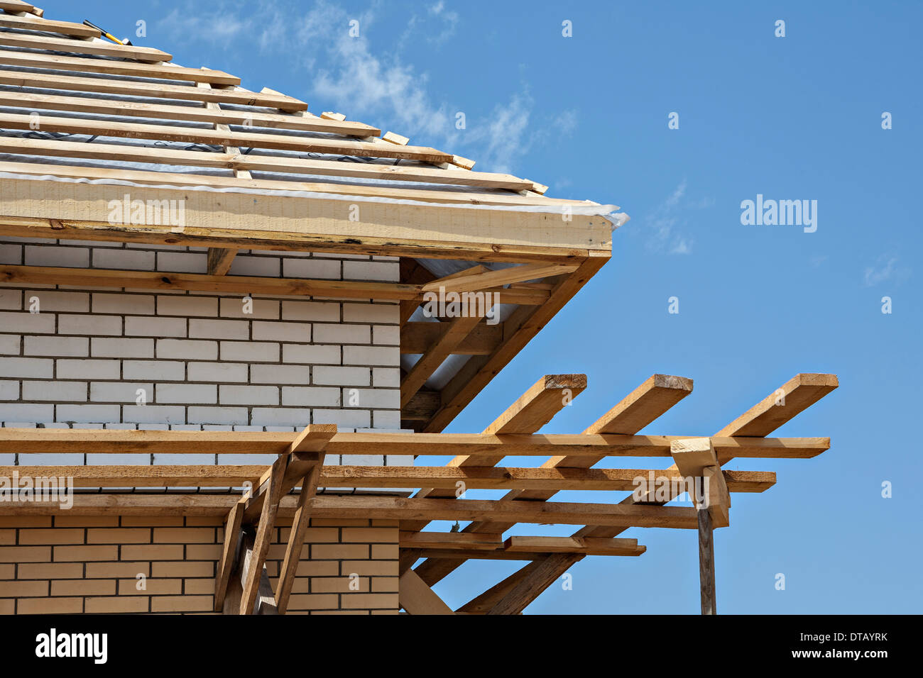 Wooden roof under construction Stock Photo - Alamy