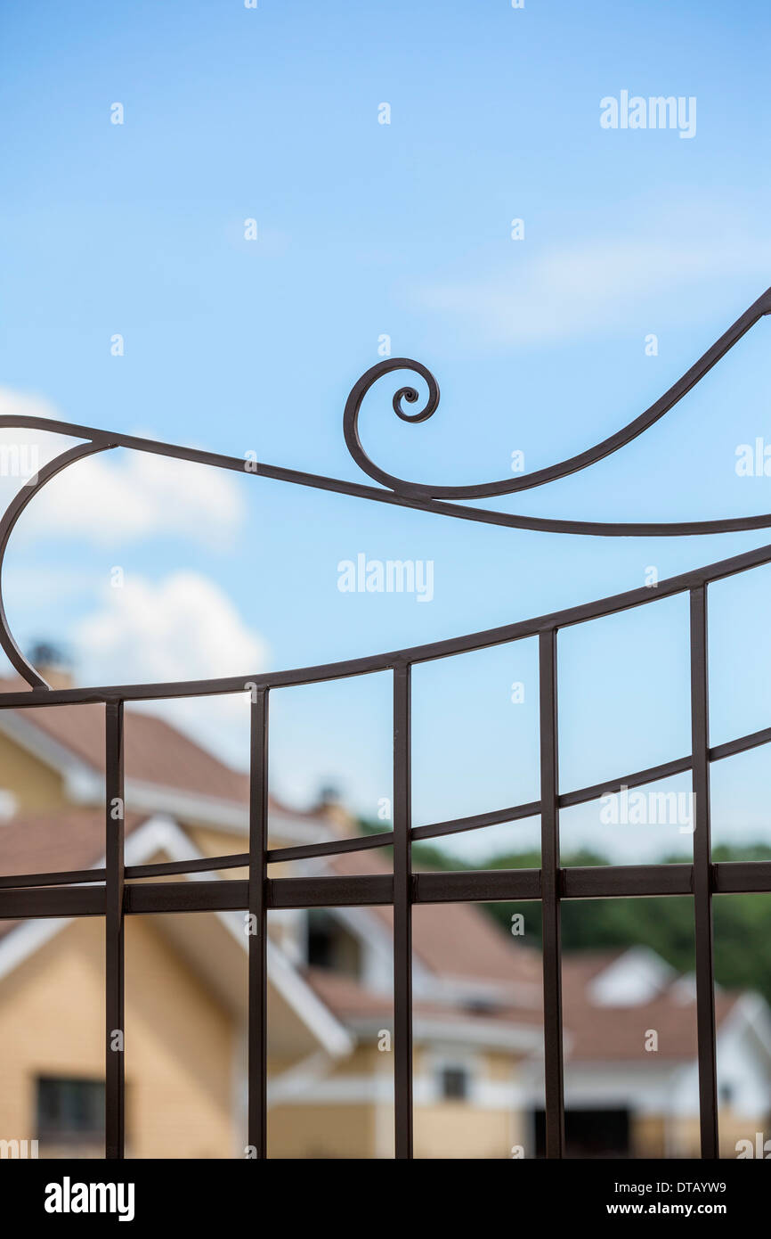 Metal house gate hi-res stock photography and images - Alamy