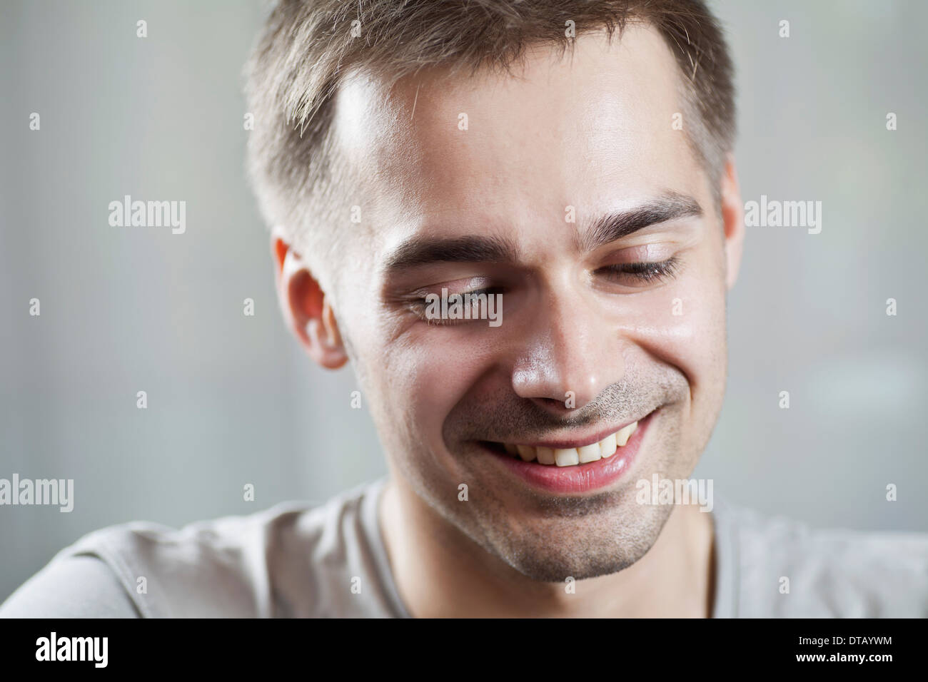 Man looking down hi-res stock photography and images - Alamy