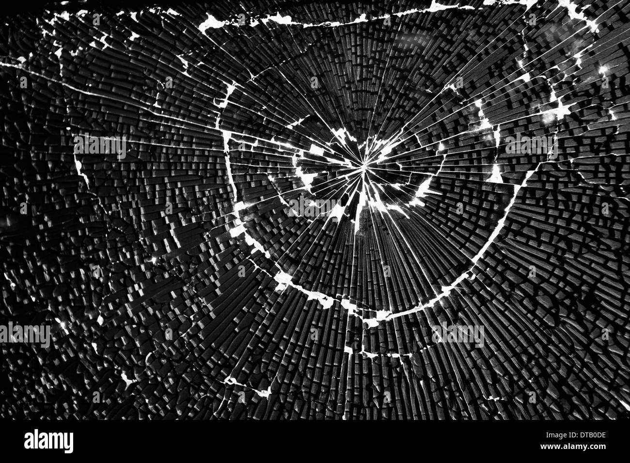 Black and white broken glass hi-res stock photography and images - Alamy