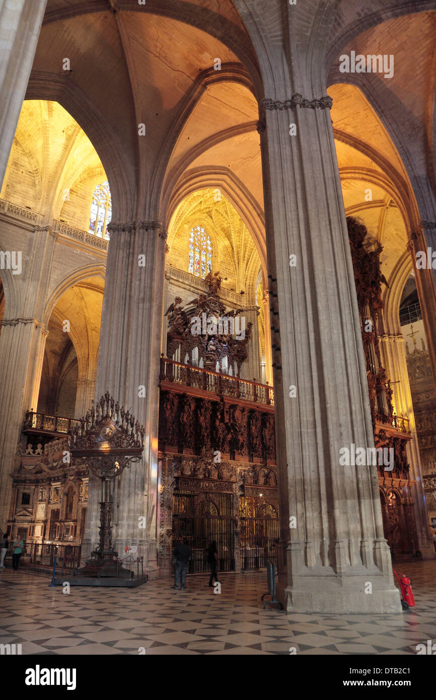 General view inside Seville Cathedral (Catedral) Seville, Andalusia ...