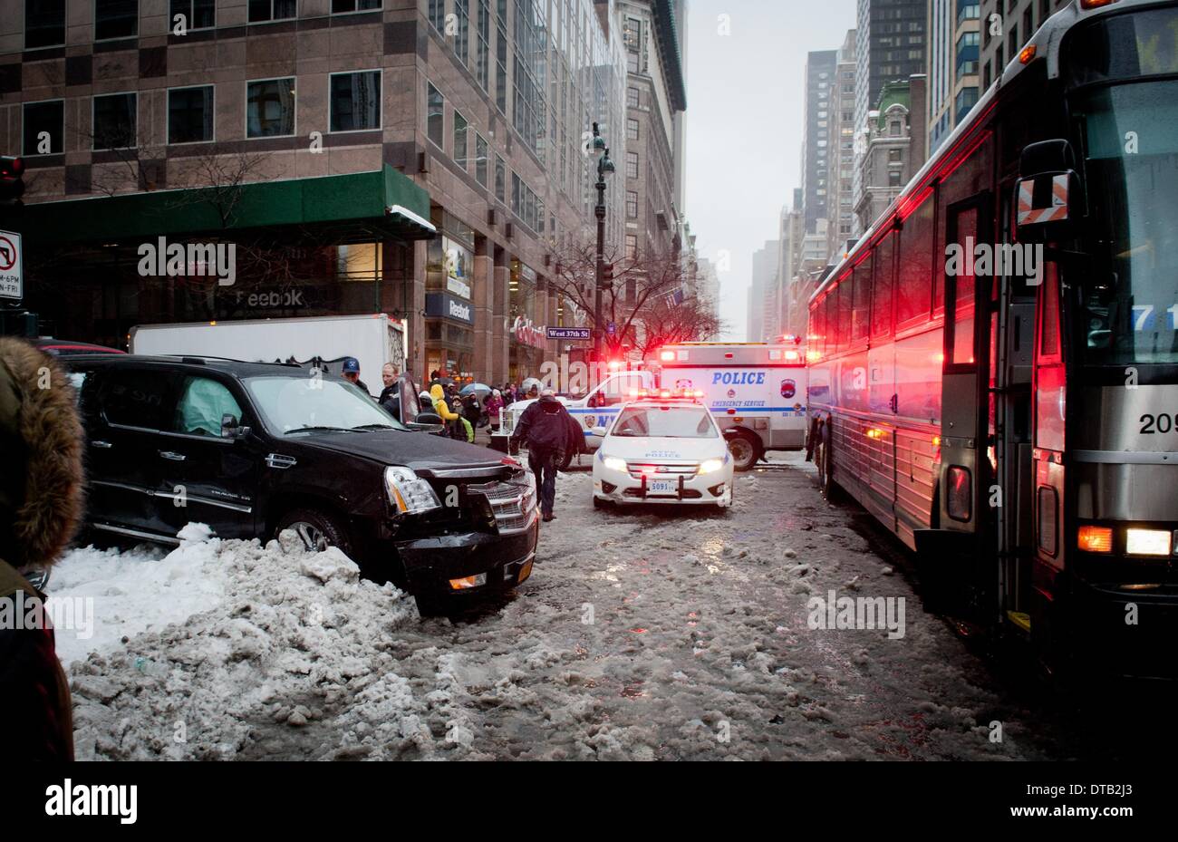 Mta police hi-res stock photography and images - Alamy