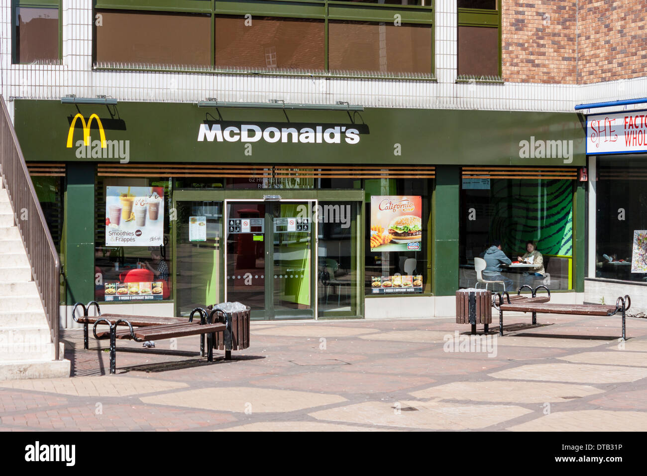 Outside mcdonalds uk hi-res stock photography and images - Alamy
